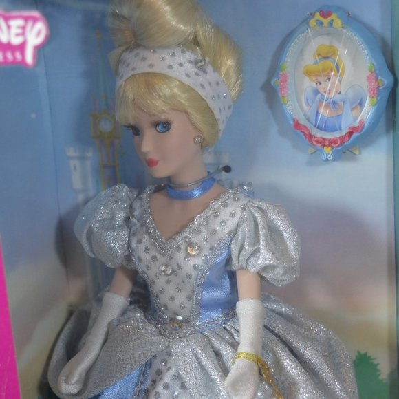 Disney | Other | Disney Princess Brass Key Keepsakes Porcelain Dolls ...